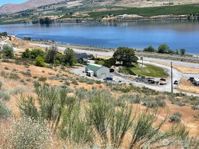 37 Osprey Nest Rd, Pateros, WA 98846 | MLS #2479 | Compass