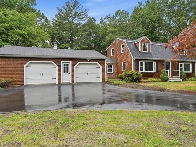 37 Orchard Dr, Pembroke, MA 02359