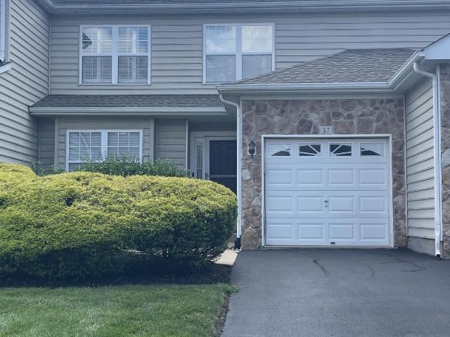 37 Palmer Dr, Moorestown, NJ