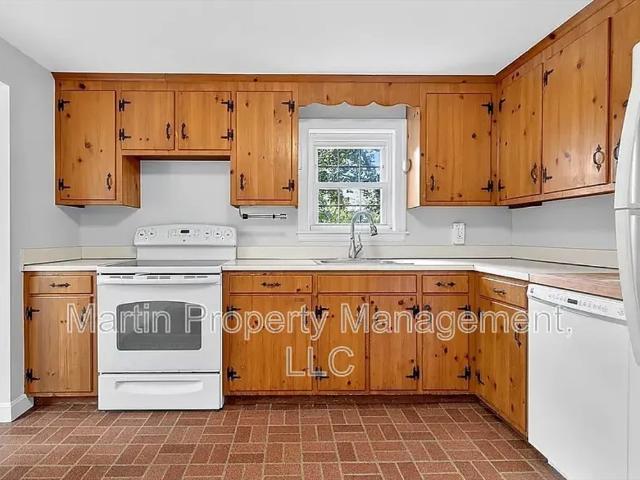 37 Pine St, Bedford, MA 01730 | MLS #73500 | Compass