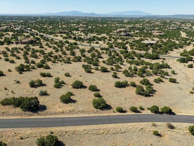 37 Picacho Peak Dr, Santa Fe, NM 87506