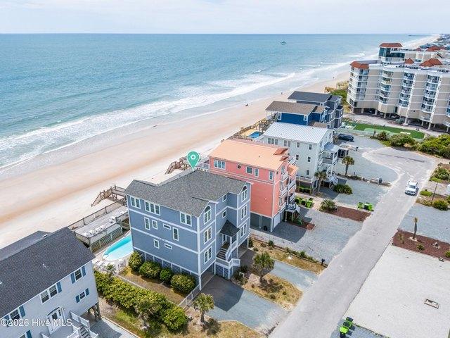 37 Porpoise Pl, North Topsail Beach, NC 28460