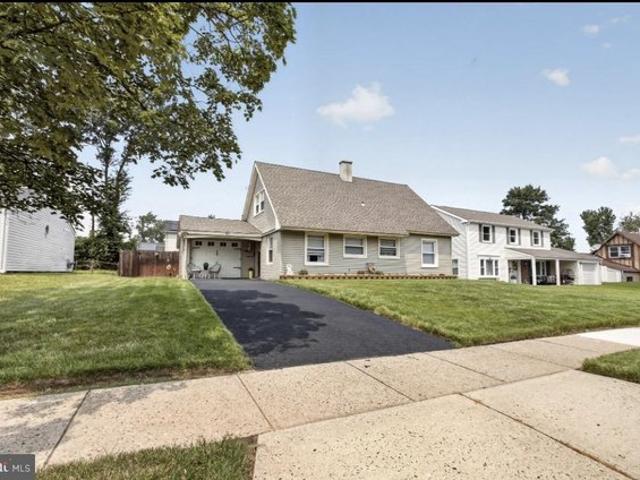 37 Princeton Ln, Willingboro, NJ 08046