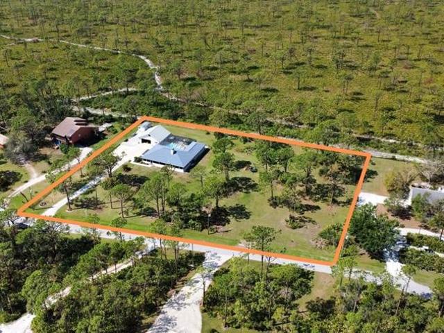 37 Riverfront Dr, Venice, FL 34293