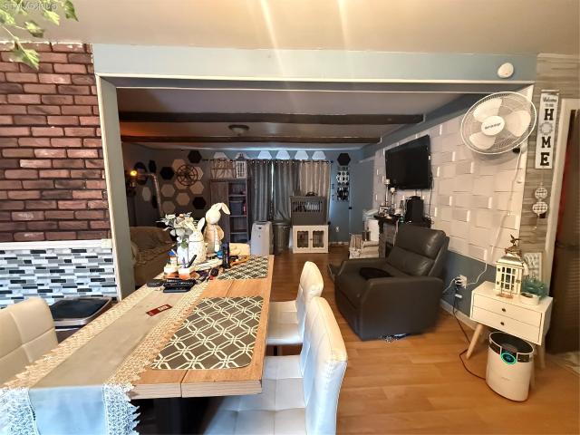 37 Robert Road