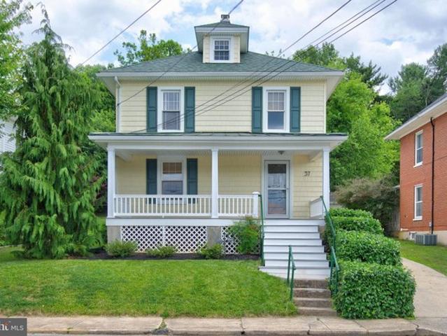 37 S Constitution Ave, New Freedom, PA 17349