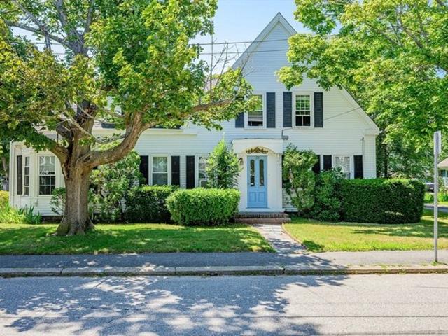37 School St, Barnstable, MA 02601