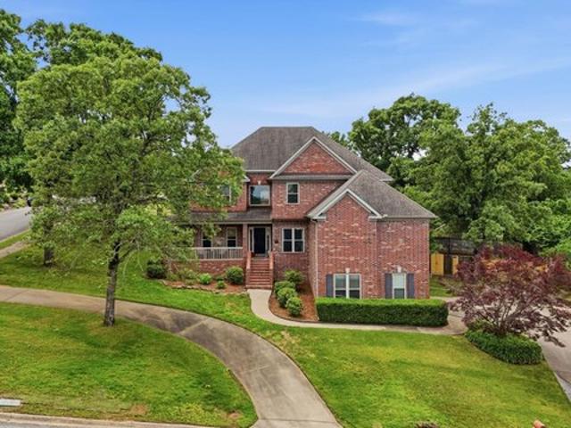 37 Saratoga Dr, Little Rock, AR 72223