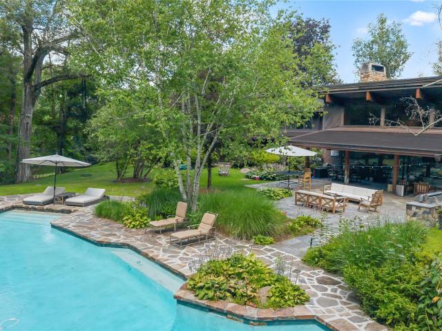 37 Sarles St, Armonk, NY 10504 | MLS #987245 | Compass