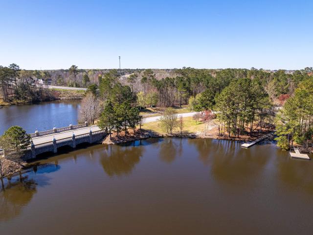 37 Shoreline Drive