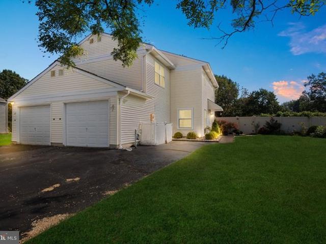 37 Spyglass Ct, East Windsor, NJ 08520