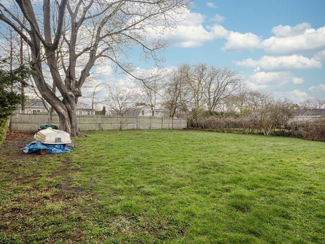 37 Squantum Dr, Middletown, RI 02842 | MLS #1409