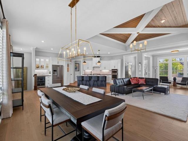 37 Summit Farm Ln, White Bear Lake, MN 55110