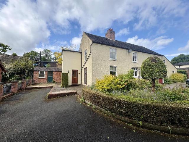 37a Mount Road, Tettenhall Wood 2 bed semi detached house to rent £1,295 pcm £299 pw