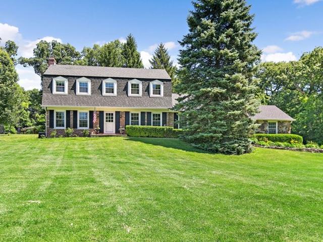 37W384 Ronsu Ln, Saint Charles, IL 60175