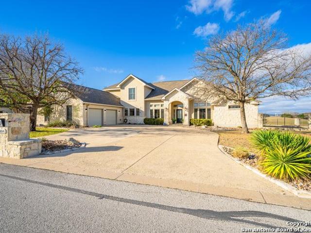 3404 Comanche Trace Dr E
