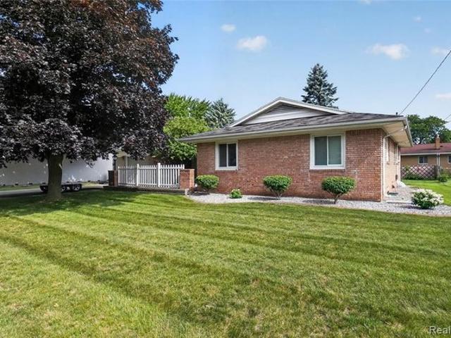 3404 Patricia Pl, Saginaw, MI 48602