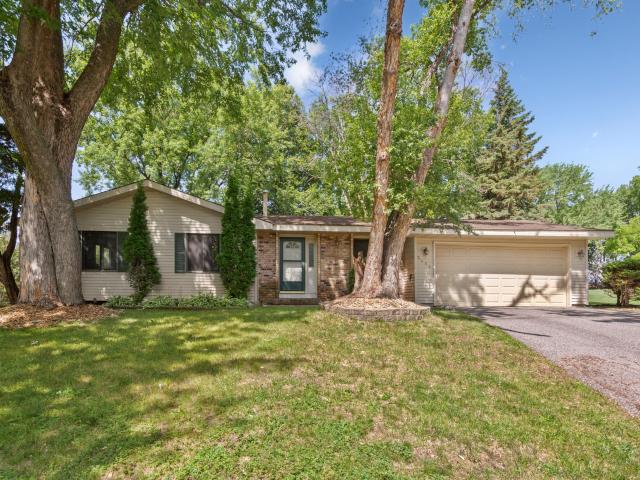 3404 Red Oak Circle N