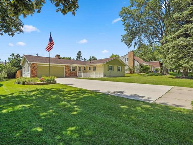 3404 Rosehill Trce, Waterloo, IA 50701