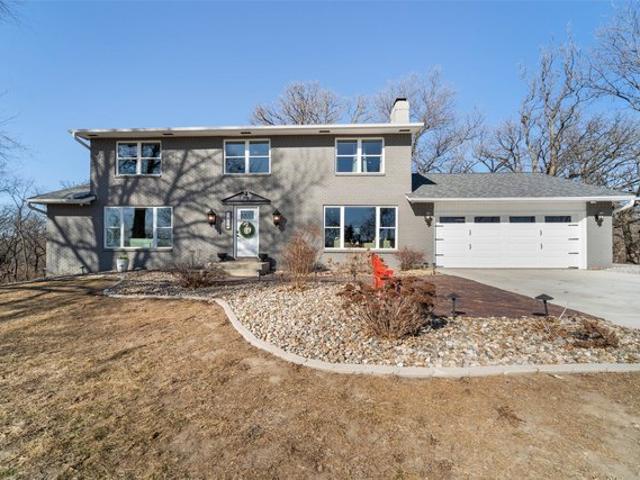 3404 S 12th Ave W, Newton, IA 50208