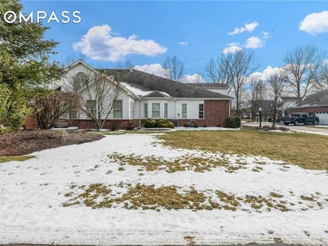 3404 Senate Ct, Valencia, PA
