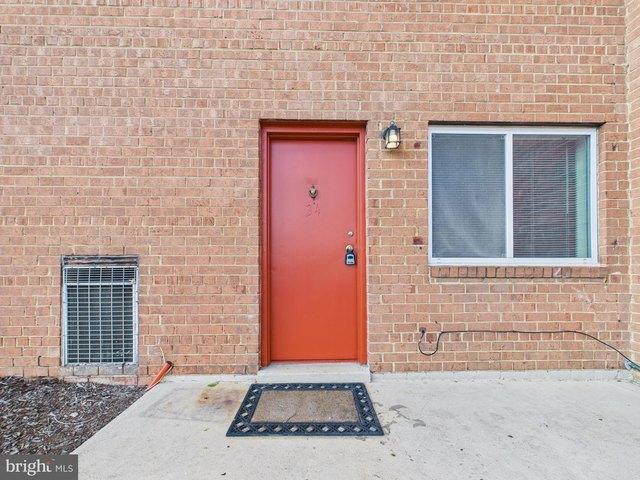 3404 25th St S Apt 34, Arlington, VA 22206