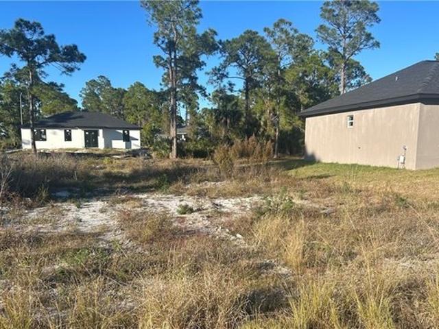 3404 72nd St W, Lehigh Acres, FL 33971