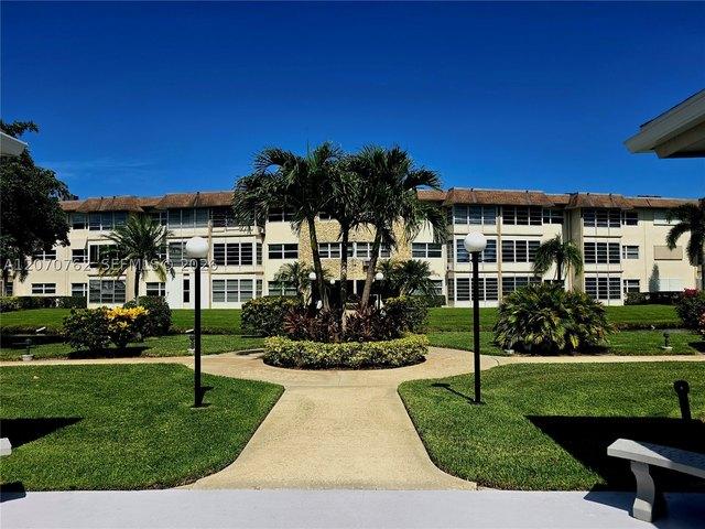 3405 NW 48th Ave Apt 601, Lauderdale Lakes, FL 33319