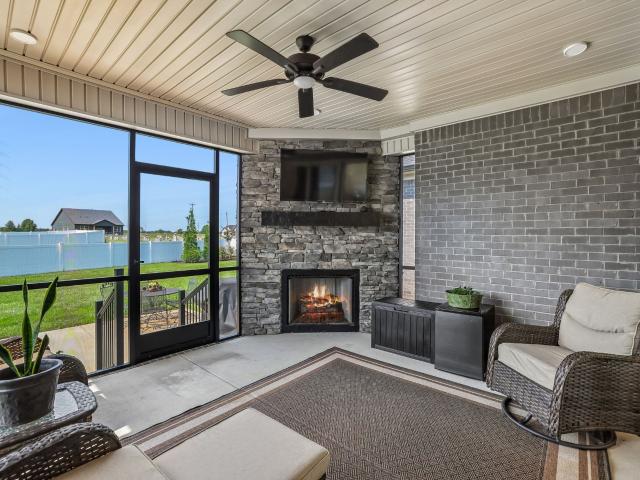 3405 Bootknife Dr