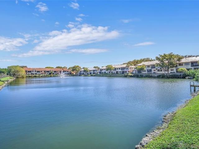 3405 Emerald Oaks Dr Unit 207, Hollywood, FL 33021