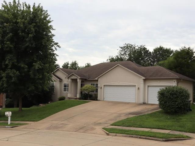 3405 Whitney Ct, Columbia, MO 65203