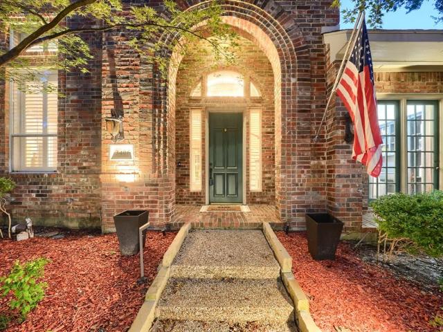 3406 Oakleaf Lane