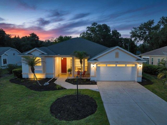 3406 Silverstone Ct, Plant City, FL 33566