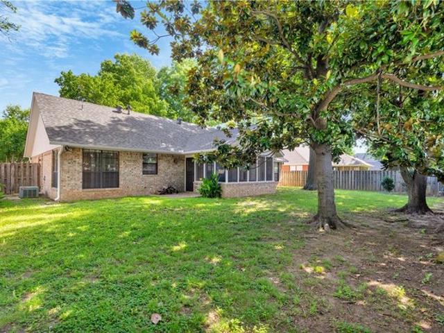 3406 W Hemlock St, Rogers, AR 72756
