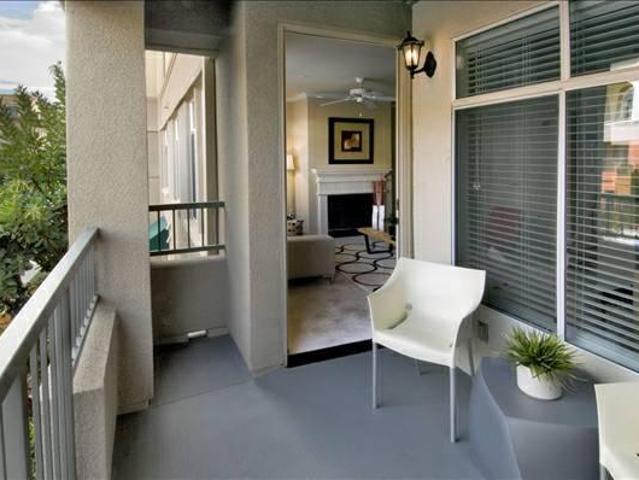 $3406 / 1006ft² Walk to Starbucks! Walk to Wholefoods!