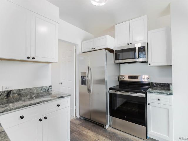 3407 W Dakota Avenue