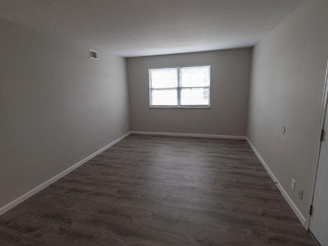 3408 balboa ln 43