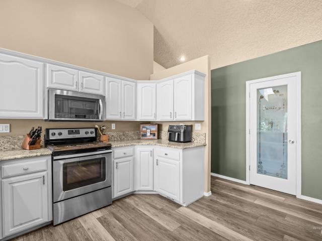 3408 Saraset Cir