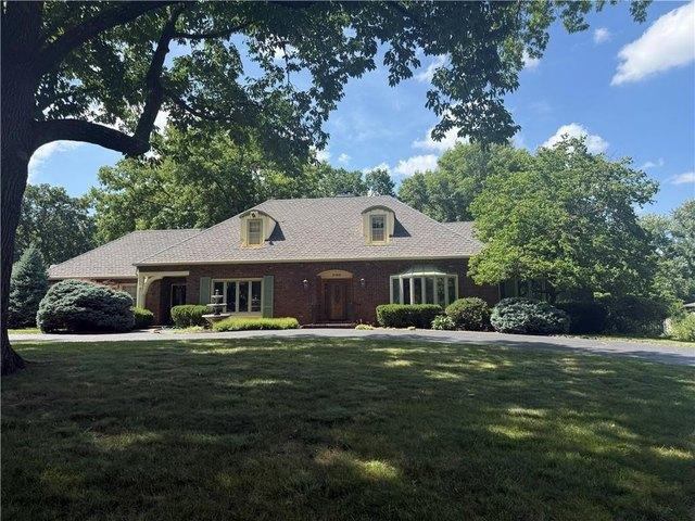 3408 Shady Bend Dr, Independence, MO 64052