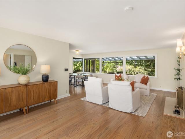 3409 Magnolia Blvd W