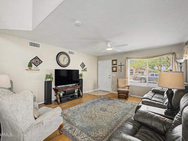 3409 n sunaire