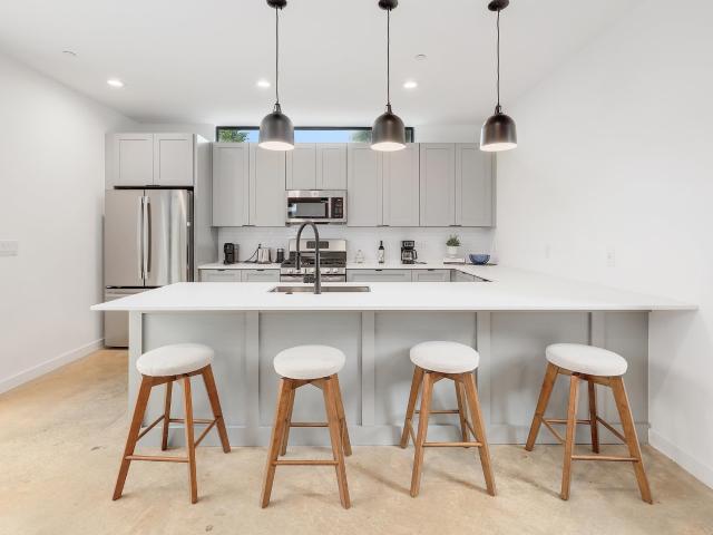 3409 Neal St # 2