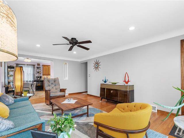 3409 Commonwealth Drive