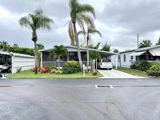 3409 Lake Overlook Pl, Lake Worth, FL 33462