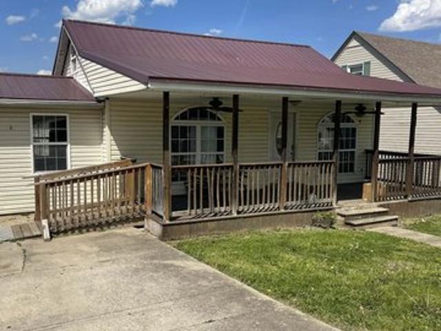 3409 S 29th St, Ashland, KY 41102