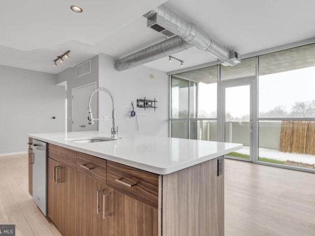 3409 Wilson Blvd #309, Arlington, VA 22201