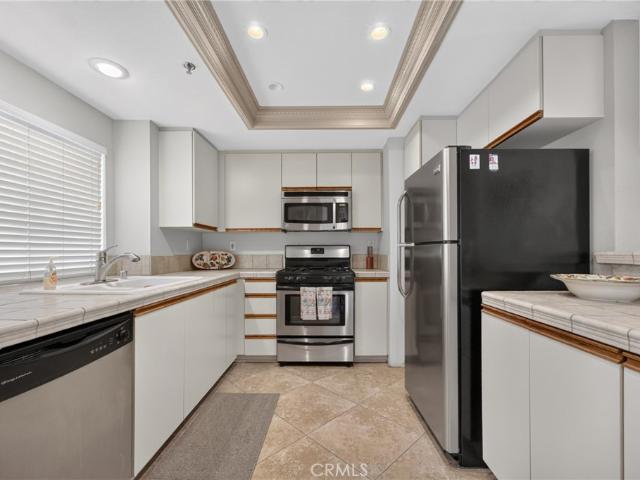 34005 Calle Mora
