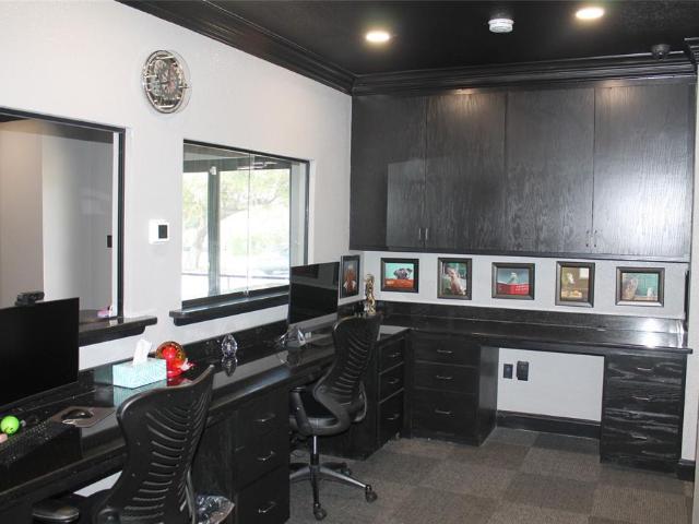 3400 Hillcrest Drive