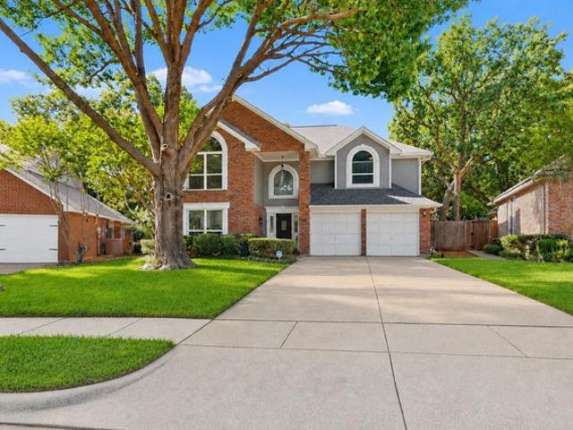 3400 Paint Brush Ln, Bedford, TX 76021