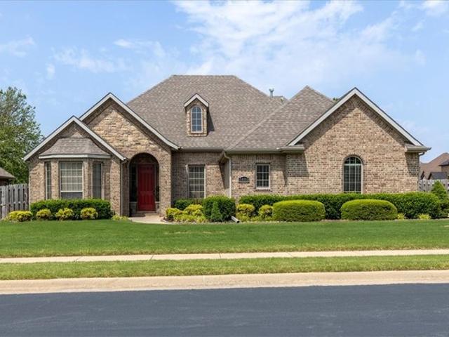 3400 SW Crosswinds Blvd, Bentonville, AR 72713